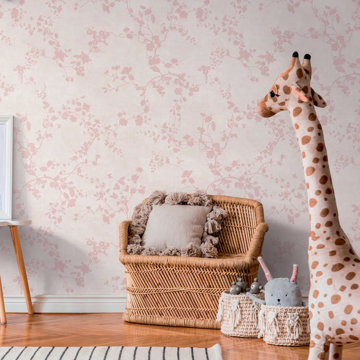 Lilly & Luis - Bloom Wallpaper | eurowalls – eurowalls™